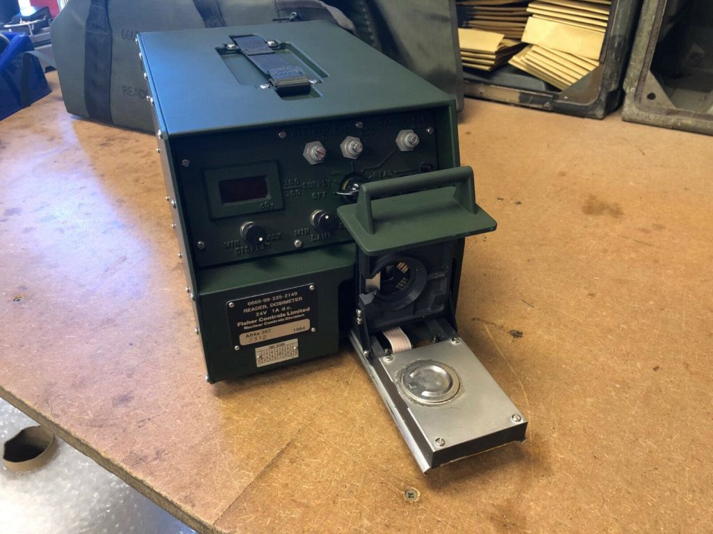 British army surplus DOSIMETER READER, 20 watch dosimeters, Carry bag ...