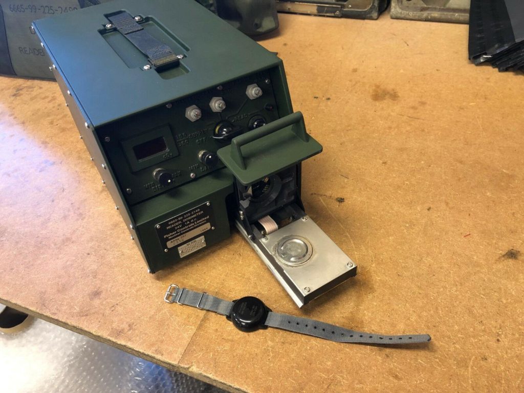 British army surplus DOSIMETER READER, 20 watch dosimeters, Carry bag ...
